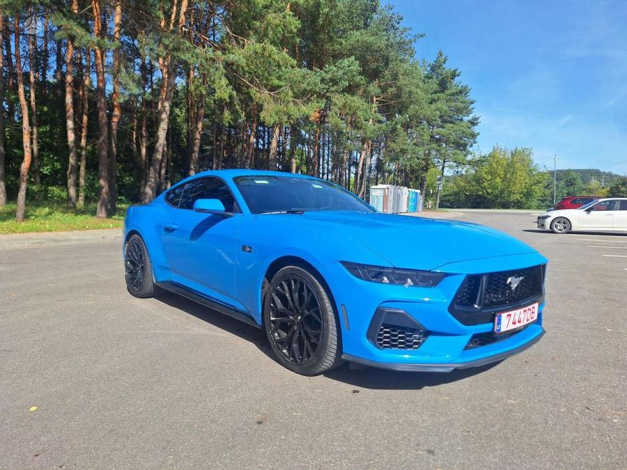 Zils Ford Mustang 2025 Kauņa, ar dzinēja tilpumu 2.26 L un nobraukumu 1 tūkst. km par 37000 €, foto 6 vietnē AUTOMOTO.COM.LV