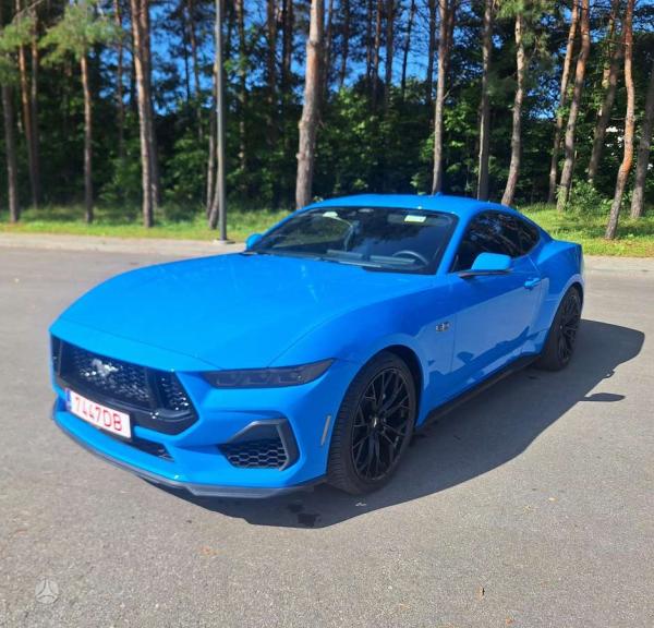 Ford Mustang 2025 Kauņa vietnē Zils Ford Mustang 2025 Kauņa, ar dzinēja tilpumu 2.26 L un nobraukumu 1 tūkst. km par 37000 €, foto 7 vietnē AUTOMOTO.COM.LV