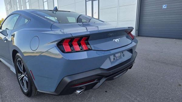 Zils Ford Mustang 2026 Kauņa, ar dzinēja tilpumu 2.30 L un nobraukumu 2 tūkst. km par 35500 €, foto 8 vietnē AUTOMOTO.COM.LV