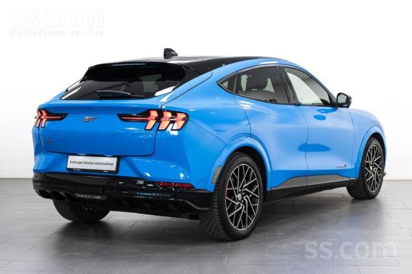Zils Ford Mustang 2022 Rīga, ar dzinēja tilpumu 0.00 L un nobraukumu 85 tūkst. km par 37900 €, foto 2 vietnē AUTOMOTO.COM.LV