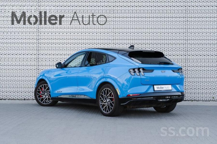 Blue Ford Mustang 2022 in Riga, with an engine capacity of 0.00 L and mileage of 89 thousand km for 39850 €, photo 4 on AUTOMOTO.COM.LV