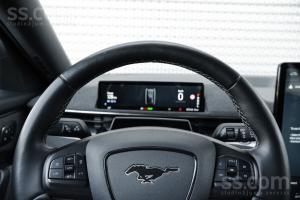 Blue Ford Mustang 2022 in Riga, with an engine capacity of 0.00 L and mileage of 89 thousand km for 39850 €, photo 16 on AUTOMOTO.COM.LV