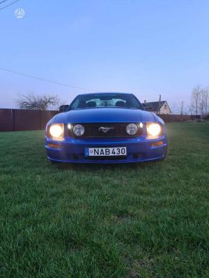 Blue Ford Mustang 2008 in Akmene, with an engine capacity of 3.80 L and mileage of 220 thousand km for 8000 €, photo 2 on AUTOMOTO.COM.LV