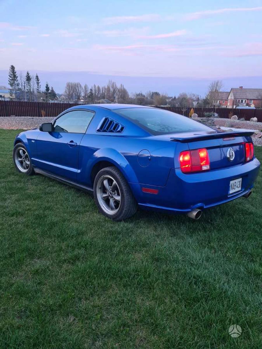 Blue Ford Mustang 2008 in Akmene, with an engine capacity of 3.80 L and mileage of 220 thousand km for 8000 €, photo 4 on AUTOMOTO.COM.LV