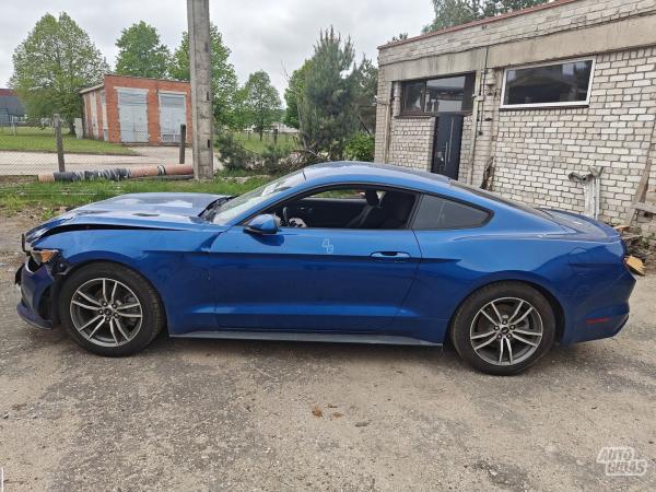 Blue Ford Mustang 2017 in Prienai, with an engine capacity of 2.30 L and mileage of 116 thousand km for 12000 €, photo 8 on AUTOMOTO.COM.LV