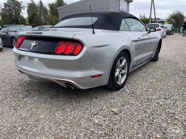 Ford Mustang 2016 in Utena, with an engine capacity of 3.70 L and mileage of 105 thousand km for 9999 €, photo 2 on AUTOMOTO.COM.LV