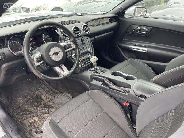 Ford Mustang 2016 in Utena, with an engine capacity of 3.70 L and mileage of 105 thousand km for 9999 €, photo 5 on AUTOMOTO.COM.LV