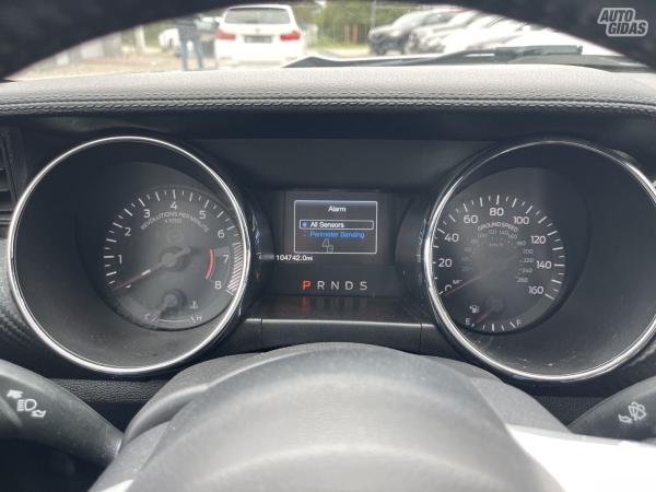 Ford Mustang 2016 in Utena, with an engine capacity of 3.70 L and mileage of 105 thousand km for 9999 €, photo 6 on AUTOMOTO.COM.LV