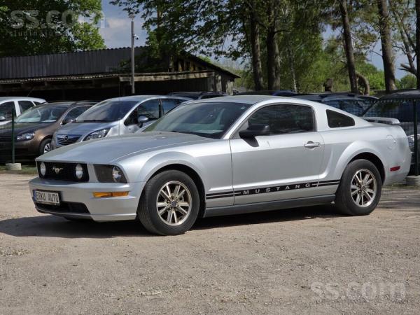 Ford Mustang 2005 in Liepaja, with an engine capacity of 4.00 L and mileage of 205 thousand km for 8500 €, photo 2 on AUTOMOTO.COM.LV