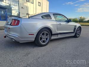 Ford Mustang 2011 Daugavpils, ar dzinēja tilpumu 3.70 L un nobraukumu 133 tūkst. km par 11650 €, foto 3 vietnē AUTOMOTO.COM.LV