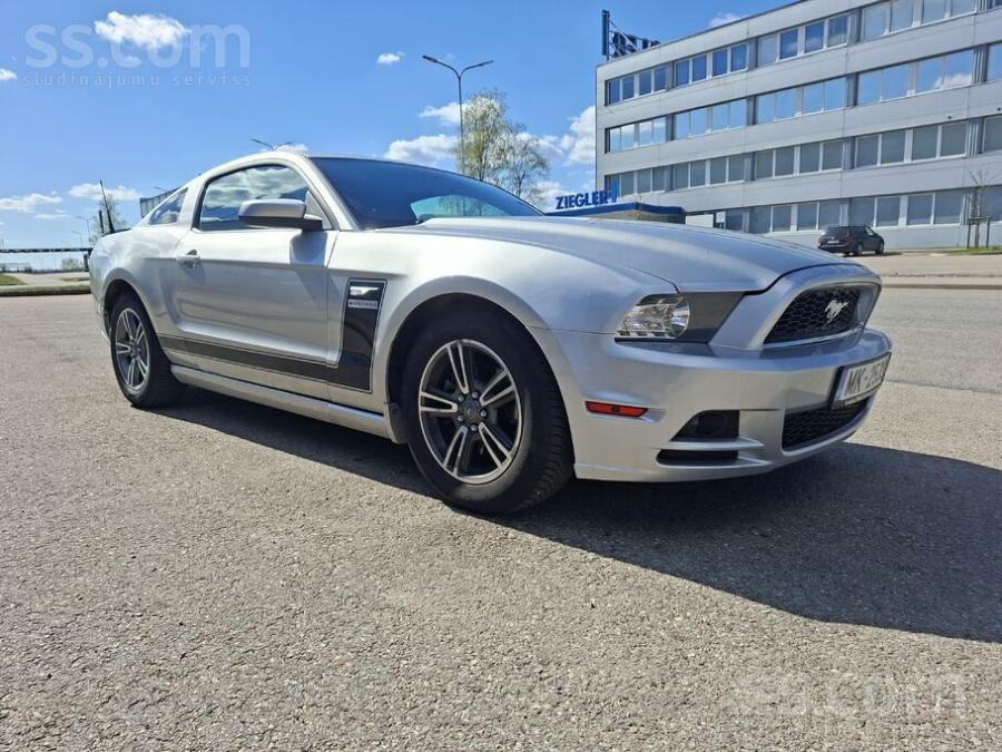 Ford Mustang 2011 in Daugavpils, with an engine capacity of 3.70 L and mileage of 133 thousand km for 10950 €, photo 1 on AUTOMOTO.COM.LV