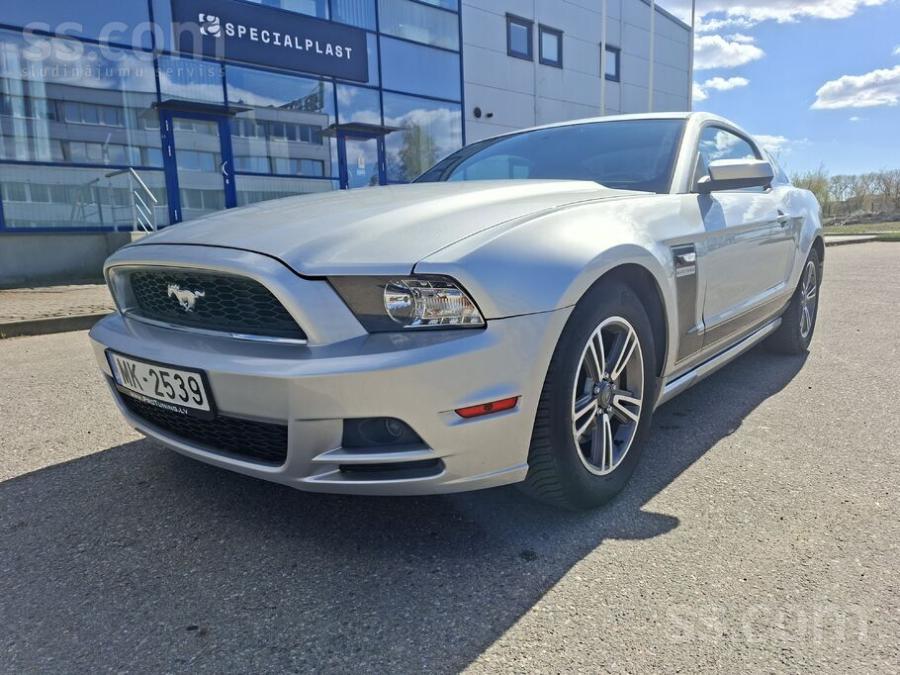 Ford Mustang 2011 in Daugavpils, with an engine capacity of 3.70 L and mileage of 133 thousand km for 10950 €, photo 4 on AUTOMOTO.COM.LV