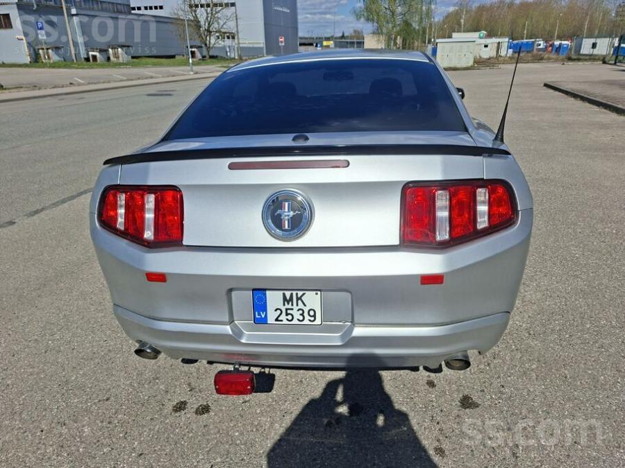 Ford Mustang 2011 in Daugavpils, with an engine capacity of 3.70 L and mileage of 133 thousand km for 10950 €, photo 8 on AUTOMOTO.COM.LV
