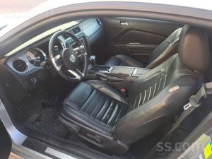 Ford Mustang 2011 in Daugavpils, with an engine capacity of 3.70 L and mileage of 133 thousand km for 10950 €, photo 9 on AUTOMOTO.COM.LV