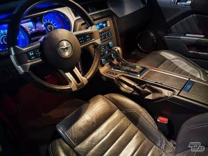 Ford Mustang 2013 in Kaunas, with an engine capacity of 5.00 L and mileage of 211 thousand km for 17900 €, photo 9 on AUTOMOTO.COM.LV