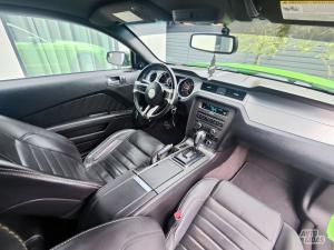 Ford Mustang 2013 in Kaunas, with an engine capacity of 5.00 L and mileage of 211 thousand km for 17900 €, photo 11 on AUTOMOTO.COM.LV