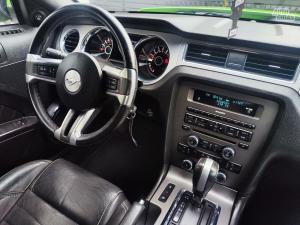 Ford Mustang 2013 in Kaunas, with an engine capacity of 5.00 L and mileage of 211 thousand km for 17900 €, photo 13 on AUTOMOTO.COM.LV