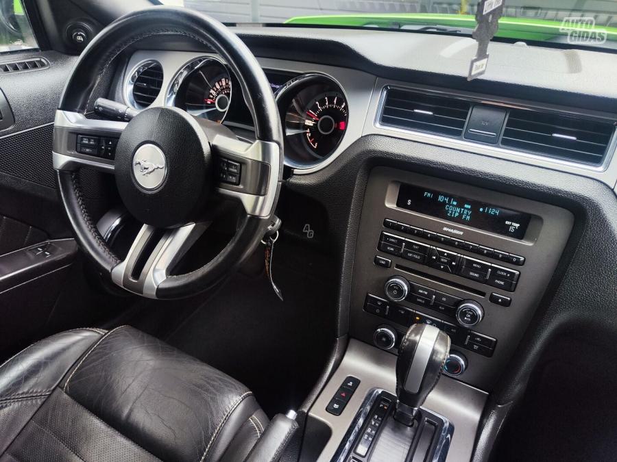 Ford Mustang 2013 in Kaunas, with an engine capacity of 5.00 L and mileage of 211 thousand km for 17900 €, photo 13 on AUTOMOTO.COM.LV