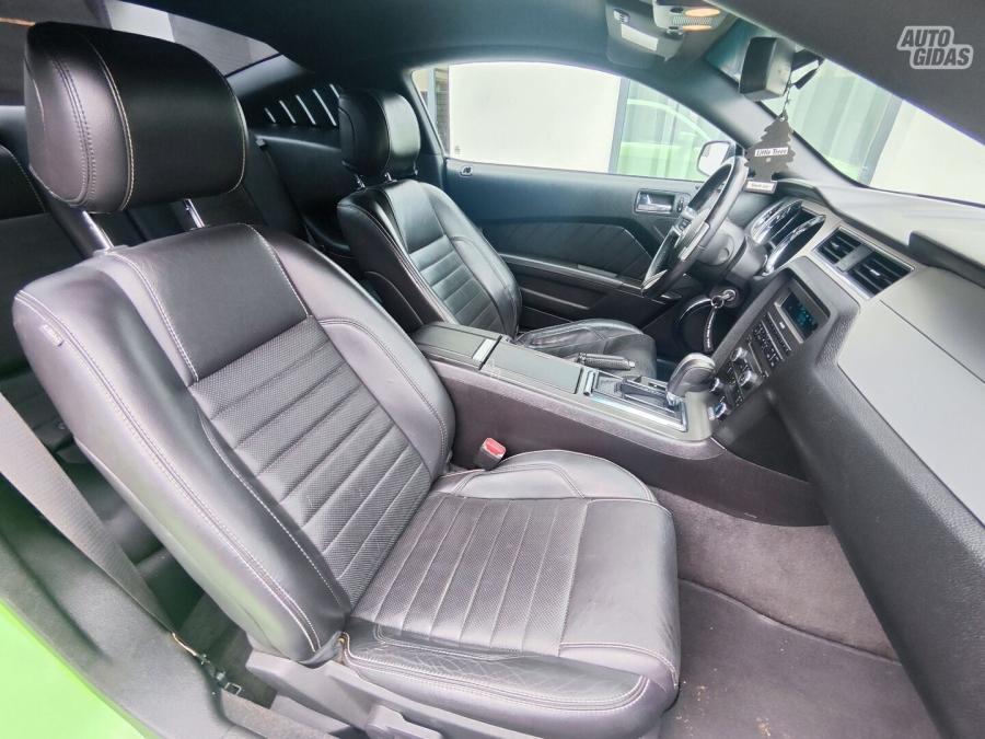 Ford Mustang 2013 in Kaunas, with an engine capacity of 5.00 L and mileage of 211 thousand km for 17900 €, photo 15 on AUTOMOTO.COM.LV