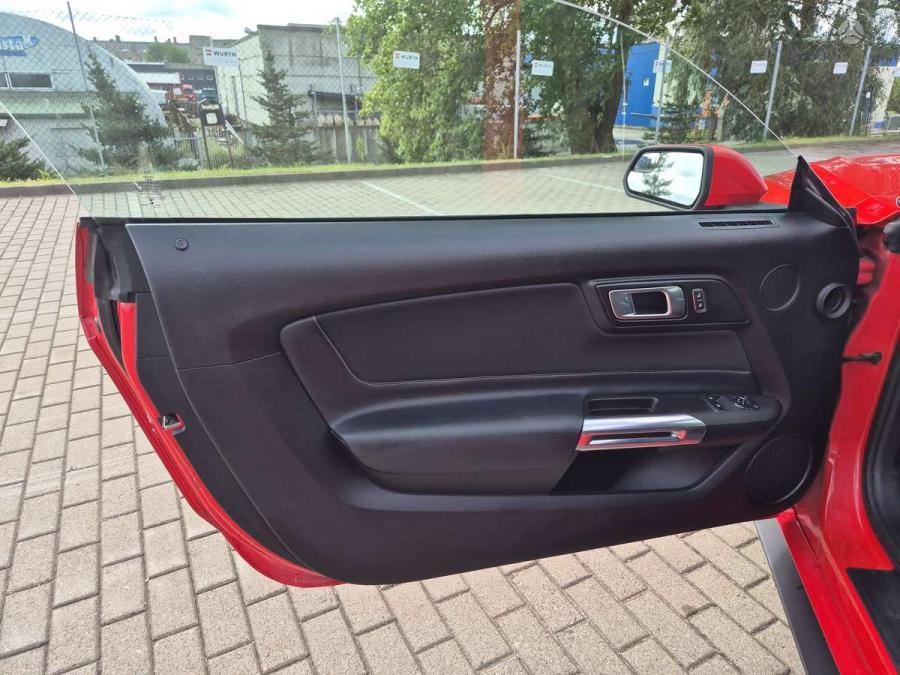 Ford Mustang 2019 in Klaipeda, with an engine capacity of 2.25 L and mileage of 120 thousand km for 17900 €, photo 14 on AUTOMOTO.COM.LV