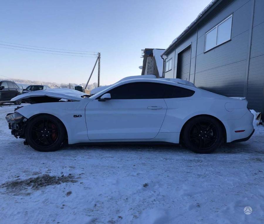 Ford Mustang 2022 Viļņa, ar dzinēja tilpumu 5.00 L un nobraukumu 70 tūkst. km par 16500 €, foto 7 vietnē AUTOMOTO.COM.LV