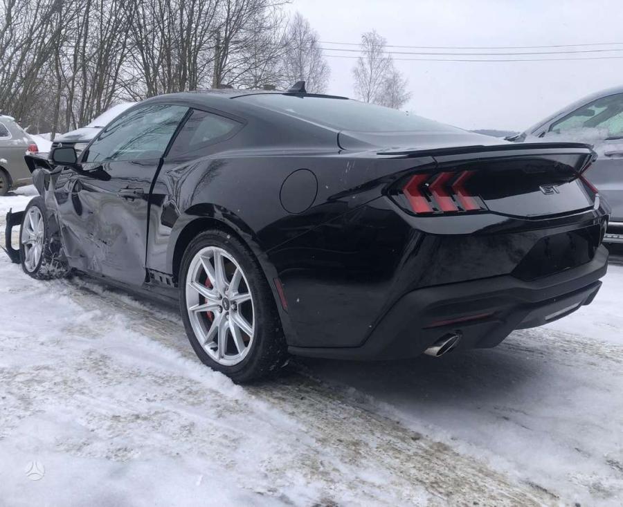 Ford Mustang 2024 in Vilnius, with an engine capacity of 5.00 L and mileage of 21 thousand km for 18500 €, photo 2 on AUTOMOTO.COM.LV
