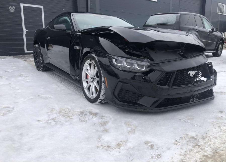 Ford Mustang 2024 in Vilnius, with an engine capacity of 5.00 L and mileage of 21 thousand km for 18500 €, photo 6 on AUTOMOTO.COM.LV