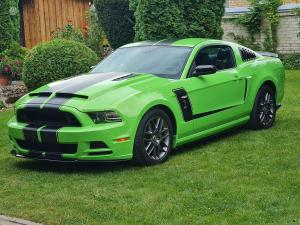Green Ford Mustang 2013 in Siauliai, with an engine capacity of 3.73 L and mileage of 92 thousand km for 14499 €, photo  on AUTOMOTO.COM.LV