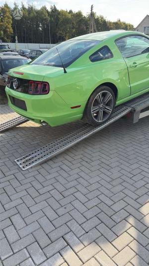 Green Ford Mustang 2013 in Radviliskis, with an engine capacity of 3.70 L and mileage of 72 thousand km for 7750 €, photo 4 on AUTOMOTO.COM.LV