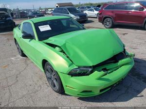 Green Ford Mustang 2013 in Radviliskis, with an engine capacity of 3.70 L and mileage of 72 thousand km for 7750 €, photo 8 on AUTOMOTO.COM.LV