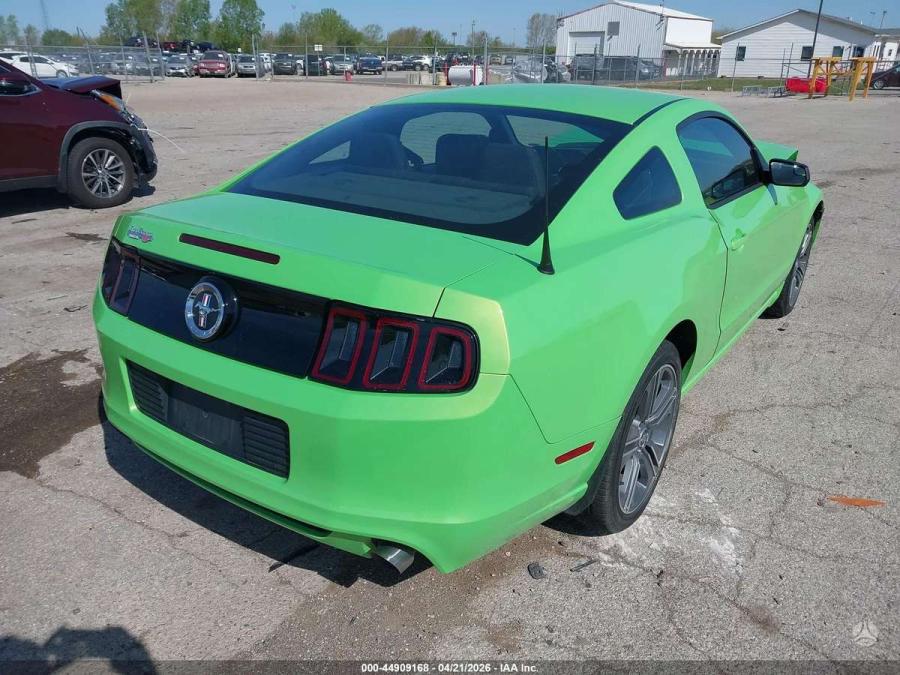 Green Ford Mustang 2013 in Radviliskis, with an engine capacity of 3.70 L and mileage of 72 thousand km for 7750 €, photo 11 on AUTOMOTO.COM.LV