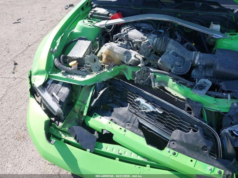 Green Ford Mustang 2013 in Radviliskis, with an engine capacity of 3.70 L and mileage of 72 thousand km for 7750 €, photo 12 on AUTOMOTO.COM.LV