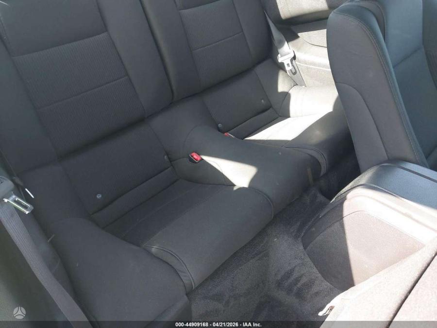 Green Ford Mustang 2013 in Radviliskis, with an engine capacity of 3.70 L and mileage of 72 thousand km for 7750 €, photo 16 on AUTOMOTO.COM.LV