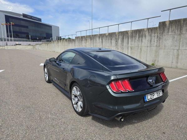 Green Ford Mustang 2015 in Vilnius, with an engine capacity of 2.26 L and mileage of 136 thousand km for 16900 €, photo 3 on AUTOMOTO.COM.LV