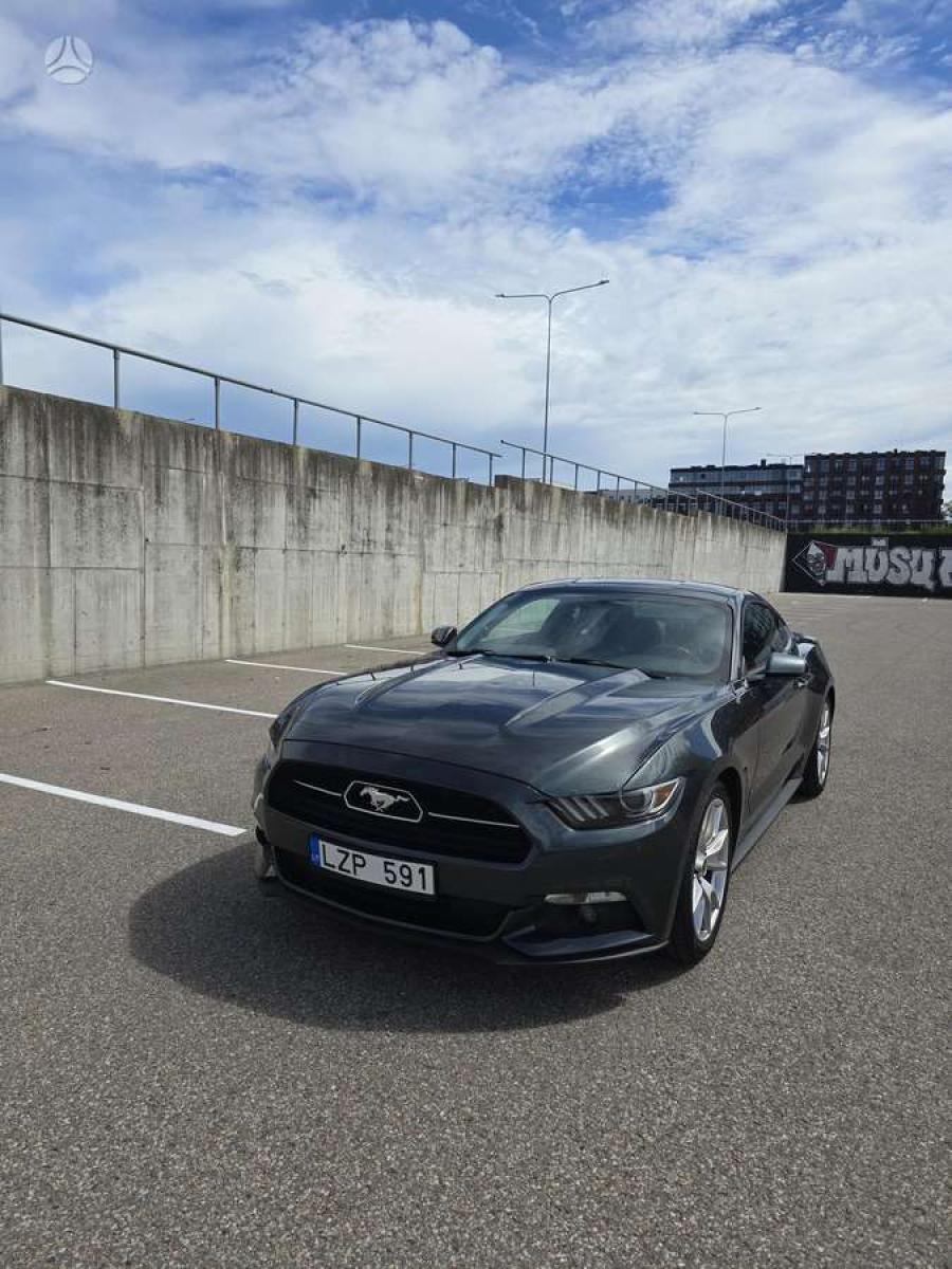 Green Ford Mustang 2015 in Vilnius, with an engine capacity of 2.26 L and mileage of 136 thousand km for 16900 €, photo 8 on AUTOMOTO.COM.LV