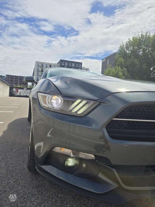 Green Ford Mustang 2015 in Vilnius, with an engine capacity of 2.26 L and mileage of 136 thousand km for 16900 €, photo 9 on AUTOMOTO.COM.LV