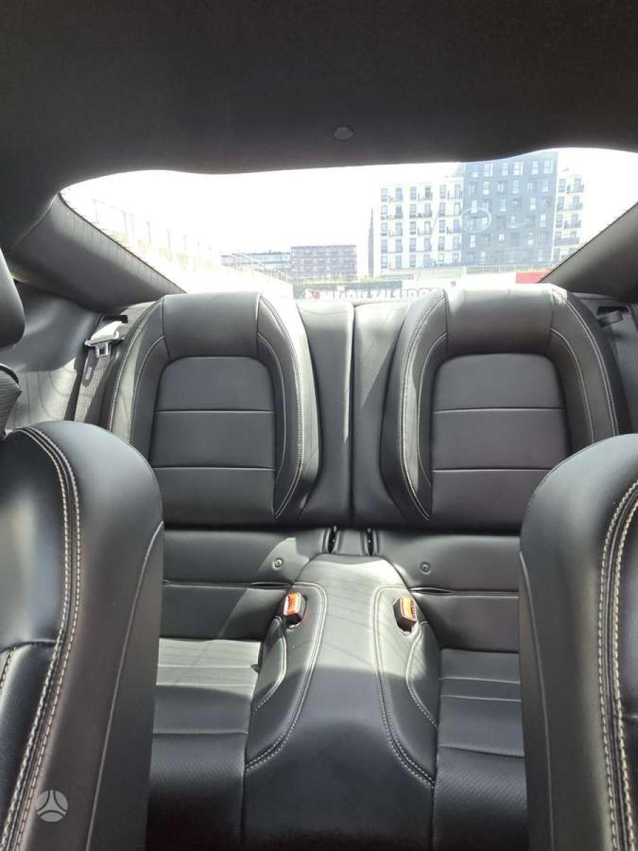 Green Ford Mustang 2015 in Vilnius, with an engine capacity of 2.26 L and mileage of 136 thousand km for 16900 €, photo 21 on AUTOMOTO.COM.LV