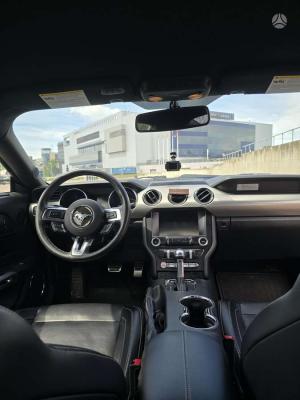 Green Ford Mustang 2015 in Vilnius, with an engine capacity of 2.26 L and mileage of 136 thousand km for 16900 €, photo 23 on AUTOMOTO.COM.LV