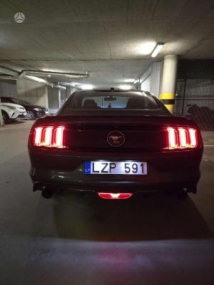Green Ford Mustang 2015 in Vilnius, with an engine capacity of 2.26 L and mileage of 136 thousand km for 16900 €, photo 35 on AUTOMOTO.COM.LV