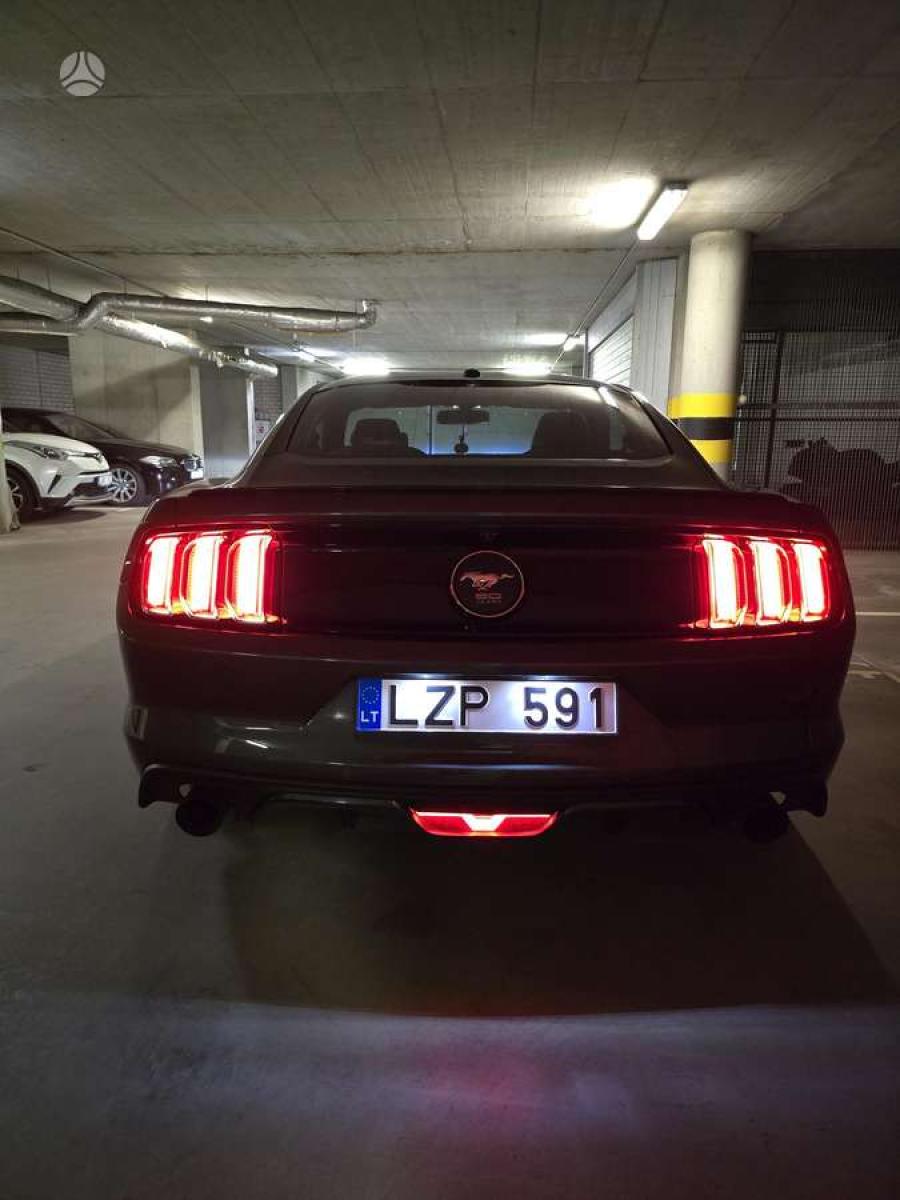 Green Ford Mustang 2015 in Vilnius, with an engine capacity of 2.26 L and mileage of 136 thousand km for 16900 €, photo 35 on AUTOMOTO.COM.LV