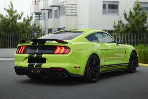 Zaļš Ford Mustang 2020 Viļņa, ar dzinēja tilpumu 5.16 L un nobraukumu 65 tūkst. km par 99220 €, foto 5 vietnē AUTOMOTO.COM.LV