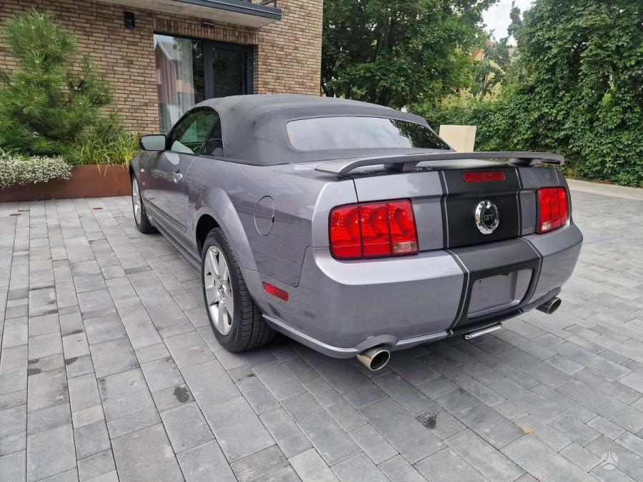 Pelēks Ford Mustang 2006 Kauņa, ar dzinēja tilpumu 4.60 L un nobraukumu 146 tūkst. km par 13800 €, foto 7 vietnē AUTOMOTO.COM.LV