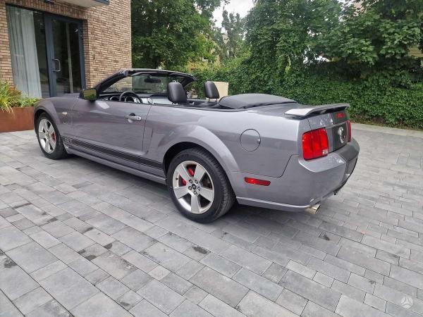 Pelēks Ford Mustang 2006 Kauņa, ar dzinēja tilpumu 4.60 L un nobraukumu 146 tūkst. km par 13800 €, foto 11 vietnē AUTOMOTO.COM.LV