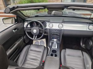Pelēks Ford Mustang 2006 Kauņa, ar dzinēja tilpumu 4.60 L un nobraukumu 146 tūkst. km par 13800 €, foto 15 vietnē AUTOMOTO.COM.LV