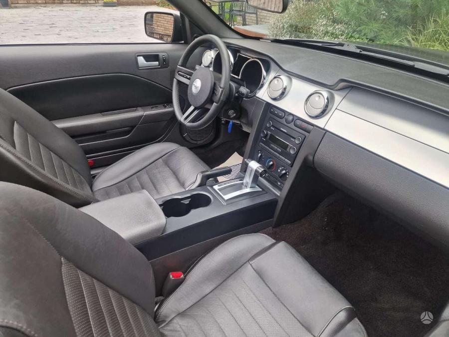 Pelēks Ford Mustang 2006 Kauņa, ar dzinēja tilpumu 4.60 L un nobraukumu 146 tūkst. km par 13800 €, foto 17 vietnē AUTOMOTO.COM.LV