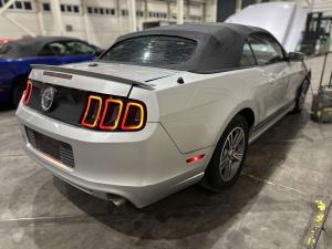 Pelēks Ford Mustang 2013 Klaipėda, ar dzinēja tilpumu 3.73 L un nobraukumu 125 tūkst. km par 4800 €, foto 5 vietnē AUTOMOTO.COM.LV