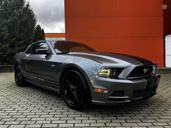 Grey Ford Mustang 2013 in Klaipeda, with an engine capacity of 3.73 L and mileage of 119 thousand km for 19662 €, photo 2 on AUTOMOTO.COM.LV