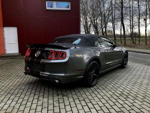 Grey Ford Mustang 2013 in Klaipeda, with an engine capacity of 3.73 L and mileage of 119 thousand km for 19662 €, photo 3 on AUTOMOTO.COM.LV