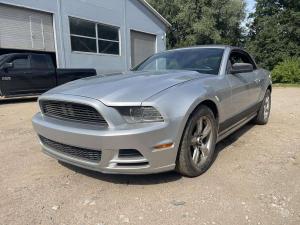 Grey Ford Mustang 2013 in Utena, with an engine capacity of 3.73 L and mileage of 159 thousand km for 4900 €, photo  on AUTOMOTO.COM.LV