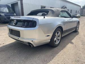 Grey Ford Mustang 2013 in Utena, with an engine capacity of 3.73 L and mileage of 159 thousand km for 4900 €, photo 4 on AUTOMOTO.COM.LV